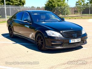 Melns Mercedes-Benz S-Class 2006 Tartu, ar dzinēja tilpumu 5.50 L un nobraukumu 332 tūkst. km par 7999 €, foto 3 vietnē AUTOMOTO.COM.LV
