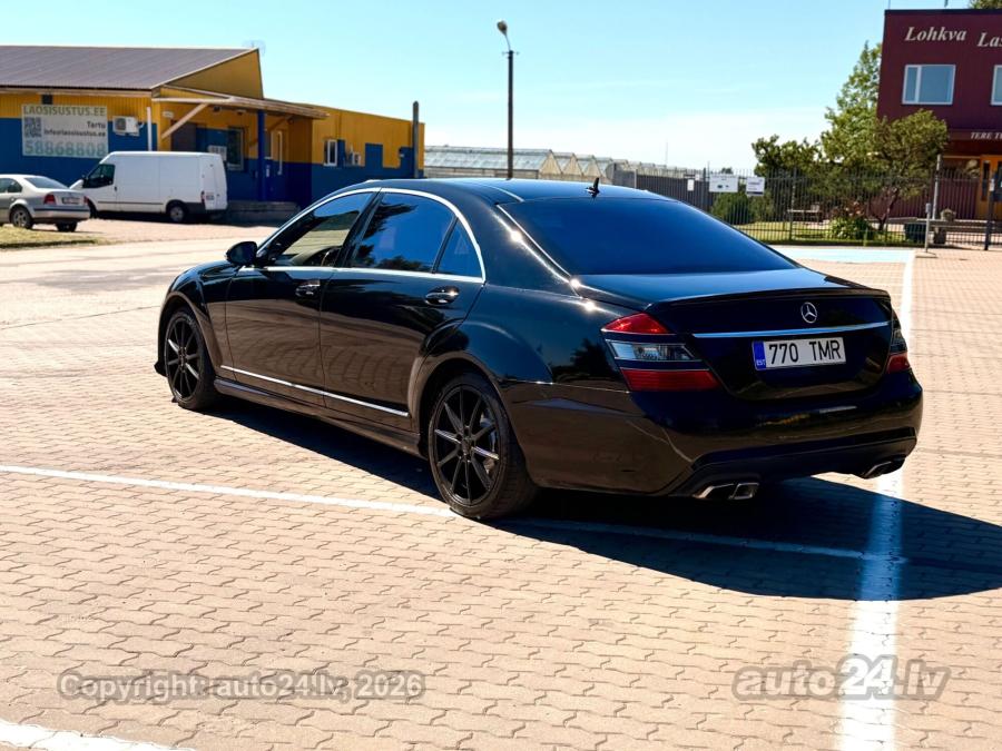 Melns Mercedes-Benz S-Class 2006 Tartu, ar dzinēja tilpumu 5.50 L un nobraukumu 332 tūkst. km par 7999 €, foto 6 vietnē AUTOMOTO.COM.LV