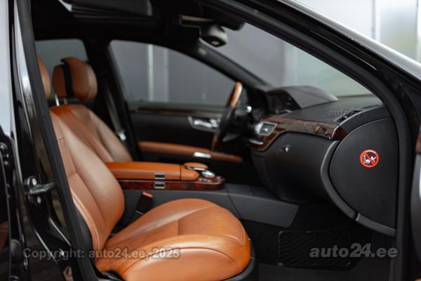 Melns Mercedes-Benz S-Class 2007 Tallina, ar dzinēja tilpumu 4.00 L un nobraukumu 365 tūkst. km par 8000 €, foto 11 vietnē AUTOMOTO.COM.LV