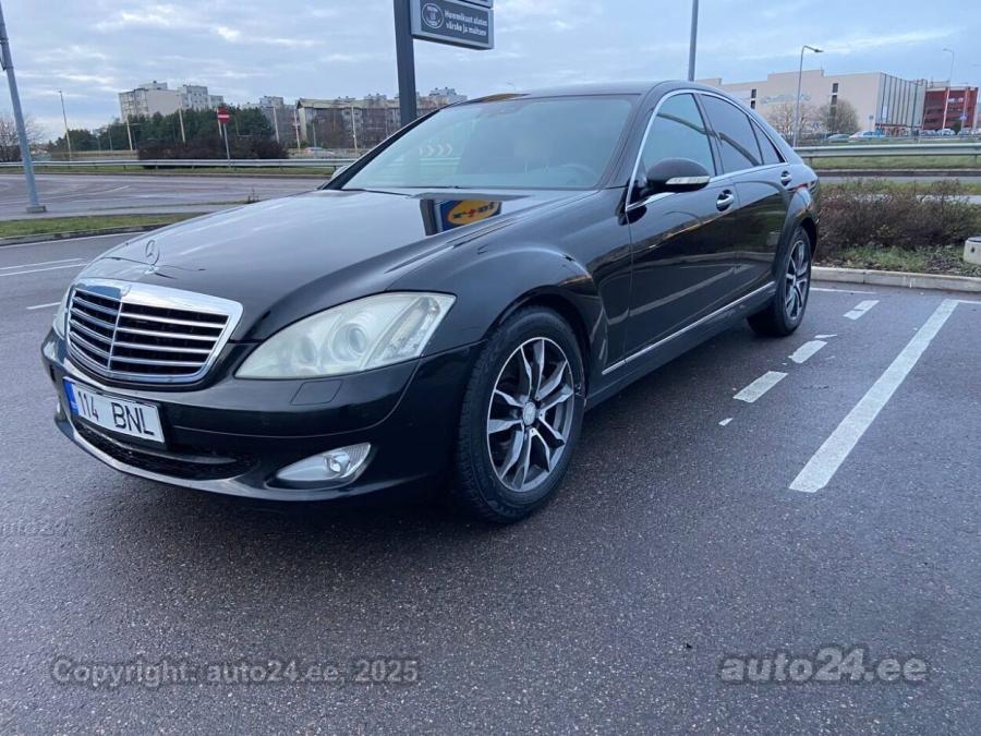 Black Mercedes-Benz S-Class 2007 in Tallinn, with an engine capacity of 3.00 L and mileage of 0 thousand km for 3499 €, photo 2 on AUTOMOTO.COM.LV