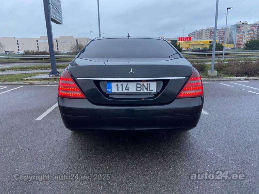 Black Mercedes-Benz S-Class 2007 in Tallinn, with an engine capacity of 3.00 L and mileage of 0 thousand km for 3499 €, photo 8 on AUTOMOTO.COM.LV
