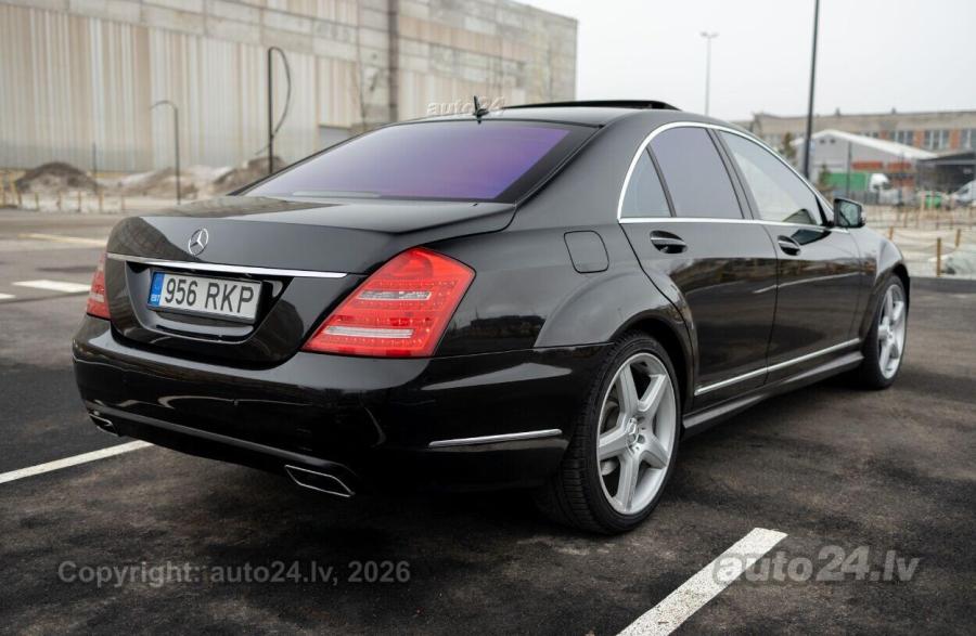 Melns Mercedes-Benz S-Class 2007 Tallina, ar dzinēja tilpumu 4.00 L un nobraukumu 380 tūkst. km par 7499 €, foto 4 vietnē AUTOMOTO.COM.LV
