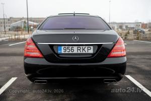 Melns Mercedes-Benz S-Class 2007 Tallina, ar dzinēja tilpumu 4.00 L un nobraukumu 380 tūkst. km par 7499 €, foto 5 vietnē AUTOMOTO.COM.LV
