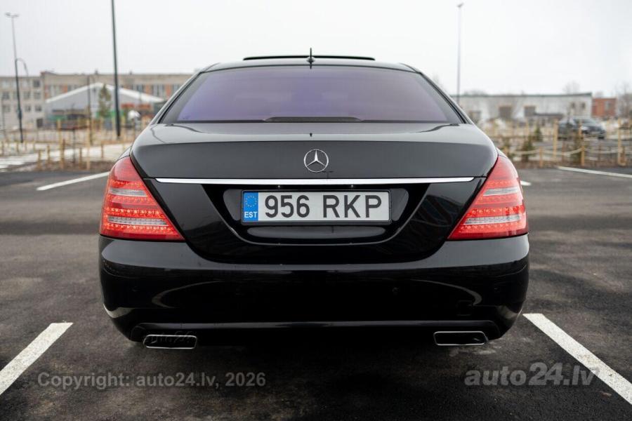 Melns Mercedes-Benz S-Class 2007 Tallina, ar dzinēja tilpumu 4.00 L un nobraukumu 380 tūkst. km par 7499 €, foto 5 vietnē AUTOMOTO.COM.LV