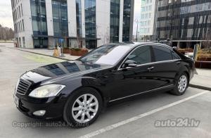 Black Mercedes-Benz S-Class 2007 in Tallinn, with an engine capacity of 5.50 L and mileage of 256 thousand km for 11900 €, photo 3 on AUTOMOTO.COM.LV