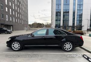 Black Mercedes-Benz S-Class 2007 in Tallinn, with an engine capacity of 5.50 L and mileage of 256 thousand km for 11900 €, photo 4 on AUTOMOTO.COM.LV