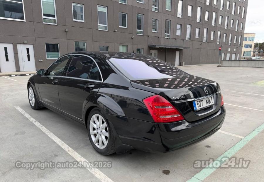 Black Mercedes-Benz S-Class 2007 in Tallinn, with an engine capacity of 5.50 L and mileage of 256 thousand km for 11900 €, photo 5 on AUTOMOTO.COM.LV