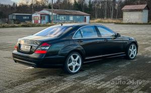 Black Mercedes-Benz S-Class 2007 in Kardla, with an engine capacity of 5.50 L and mileage of 207 thousand km for 11499 €, photo 4 on AUTOMOTO.COM.LV