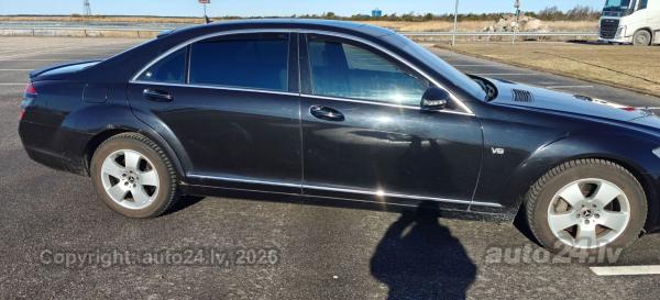Melns Mercedes-Benz S-Class 2007 Tallina, ar dzinēja tilpumu 5.50 L un nobraukumu 306 tūkst. km par 7500 €, foto 2 vietnē AUTOMOTO.COM.LV