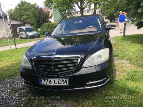 Melns Mercedes-Benz S-Class 2007 Tallina, ar dzinēja tilpumu 3.00 L un nobraukumu 353 tūkst. km par 9990 €, foto 2 vietnē AUTOMOTO.COM.LV