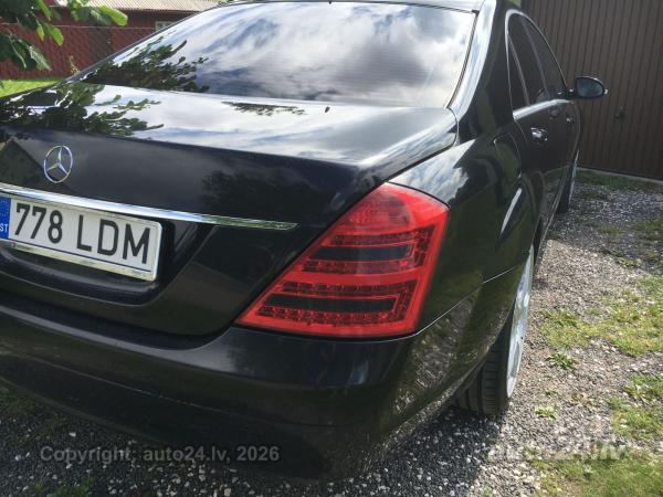 Melns Mercedes-Benz S-Class 2007 Tallina, ar dzinēja tilpumu 3.00 L un nobraukumu 353 tūkst. km par 9990 €, foto 4 vietnē AUTOMOTO.COM.LV