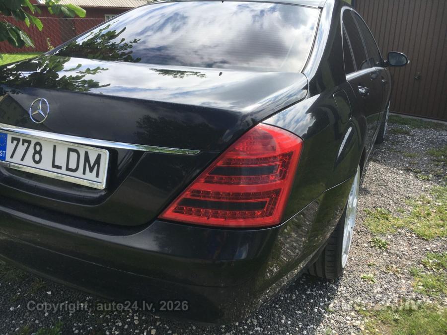 Melns Mercedes-Benz S-Class 2007 Tallina, ar dzinēja tilpumu 3.00 L un nobraukumu 353 tūkst. km par 9990 €, foto 5 vietnē AUTOMOTO.COM.LV