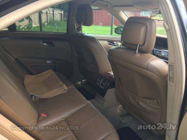 Melns Mercedes-Benz S-Class 2007 Tallina, ar dzinēja tilpumu 3.00 L un nobraukumu 353 tūkst. km par 9990 €, foto 9 vietnē AUTOMOTO.COM.LV