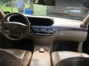 Melns Mercedes-Benz S-Class 2007 Tallina, ar dzinēja tilpumu 3.00 L un nobraukumu 353 tūkst. km par 9990 €, foto 13 vietnē AUTOMOTO.COM.LV