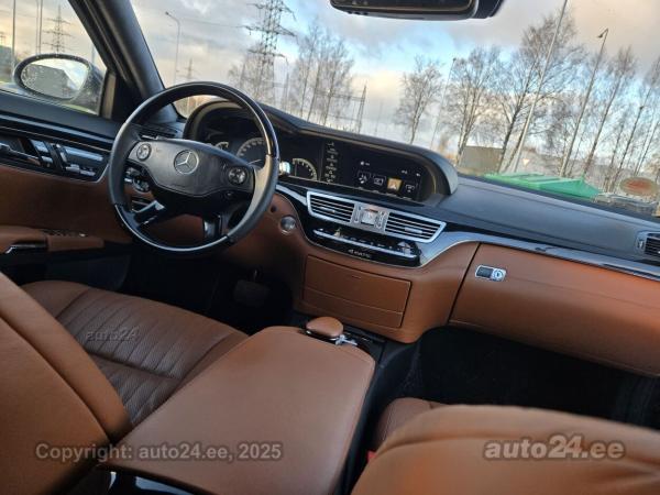 Melns Mercedes-Benz S-Class 2008 Tallina, ar dzinēja tilpumu 5.50 L un nobraukumu 202 tūkst. km par 24000 €, foto 11 vietnē AUTOMOTO.COM.LV