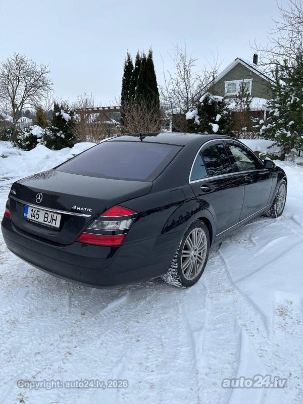 Black Mercedes-Benz S-Class 2008 in Tallinn, with an engine capacity of 4.70 L and mileage of 297 thousand km for 8500 €, photo 1 on AUTOMOTO.COM.LV