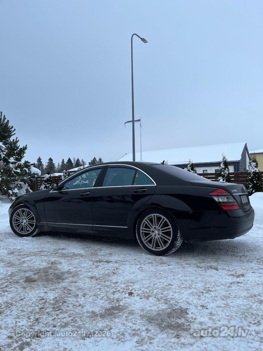 Melns Mercedes-Benz S-Class 2008 Tallina, ar dzinēja tilpumu 4.70 L un nobraukumu 297 tūkst. km par 8500 €, foto 2 vietnē AUTOMOTO.COM.LV