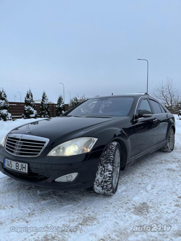 Black Mercedes-Benz S-Class 2008 in Tallinn, with an engine capacity of 4.70 L and mileage of 297 thousand km for 8500 €, photo 4 on AUTOMOTO.COM.LV
