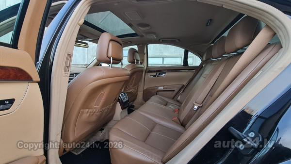 Black Mercedes-Benz S-Class 2008 in Tallinn, with an engine capacity of 3.00 L and mileage of 306 thousand km for 6300 €, photo 5 on AUTOMOTO.COM.LV
