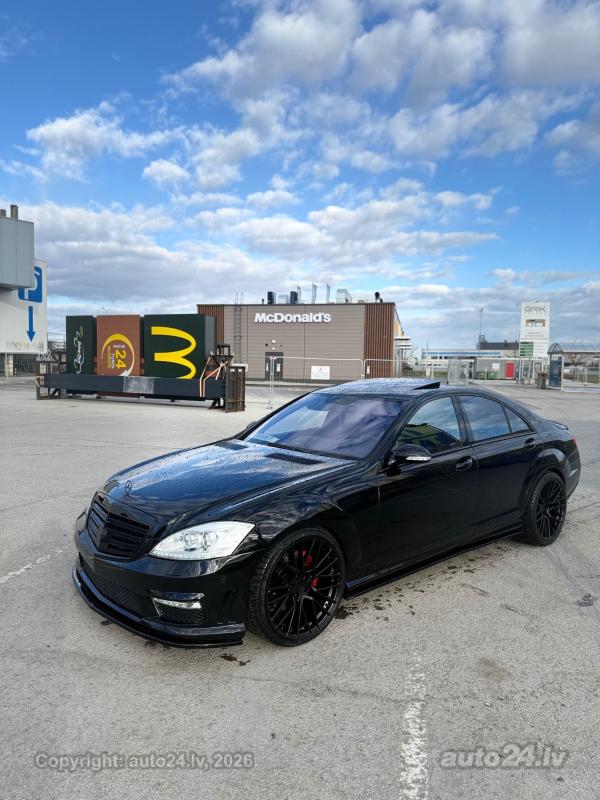 Black Mercedes-Benz S-Class 2008 in Tallinn, with an engine capacity of 4.00 L and mileage of 365 thousand km for 14999 €, photo 1 on AUTOMOTO.COM.LV