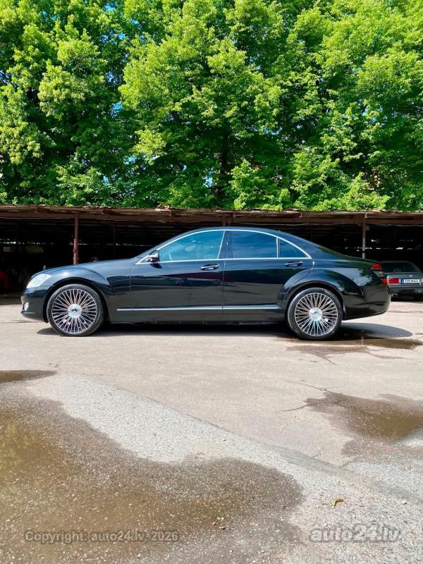 Melns Mercedes-Benz S-Class 2008 Tallina, ar dzinēja tilpumu 3.00 L un nobraukumu 411 tūkst. km par 10912 €, foto 7 vietnē AUTOMOTO.COM.LV