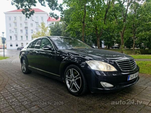 Black Mercedes-Benz S-Class 2008 in Tallinn, with an engine capacity of 3.00 L and mileage of 321 thousand km for 6390 €, photo 4 on AUTOMOTO.COM.LV