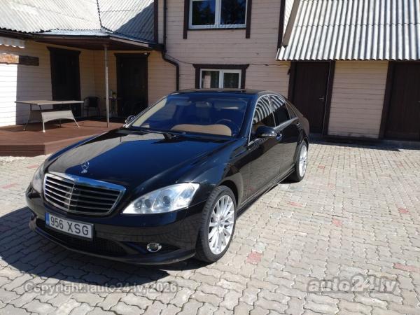 Black Mercedes-Benz S-Class 2008 in Tallinn, with an engine capacity of 4.00 L and mileage of 328 thousand km for 12000 €, photo 10 on AUTOMOTO.COM.LV