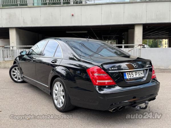 Mercedes-Benz S-Class 2008 Tallina vietnē Melns Mercedes-Benz S-Class 2008 Tallina, ar dzinēja tilpumu 4.00 L un nobraukumu 298 tūkst. km par 6900 €, foto 10 vietnē AUTOMOTO.COM.LV