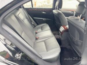 Black Mercedes-Benz S-Class 2008 in Tallinn, with an engine capacity of 5.50 L and mileage of 68 thousand km for 8699 €, photo 10 on AUTOMOTO.COM.LV