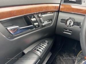 Black Mercedes-Benz S-Class 2008 in Tallinn, with an engine capacity of 5.50 L and mileage of 68 thousand km for 8699 €, photo 13 on AUTOMOTO.COM.LV
