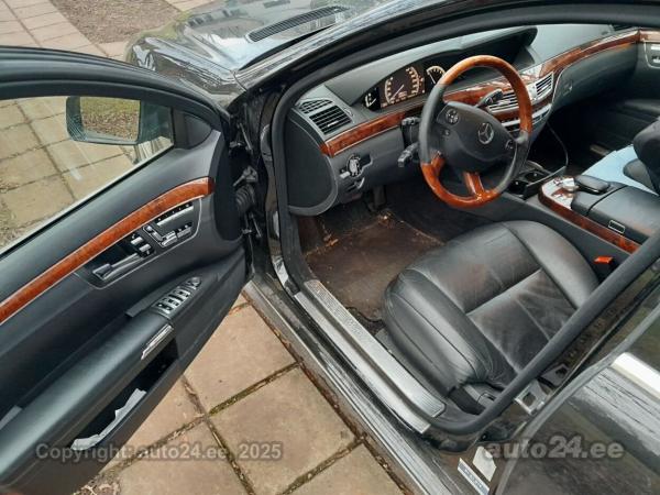 Melns Mercedes-Benz S-Class 2009 Tallina, ar dzinēja tilpumu 5.50 L un nobraukumu 341 tūkst. km par 10500 €, foto 11 vietnē AUTOMOTO.COM.LV