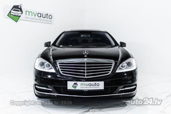 Melns Mercedes-Benz S-Class 2009 Tallina, ar dzinēja tilpumu 4.70 L un nobraukumu 280 tūkst. km par 9990 €, foto 4 vietnē AUTOMOTO.COM.LV