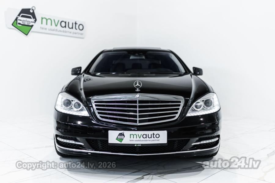 Melns Mercedes-Benz S-Class 2009 Tallina, ar dzinēja tilpumu 4.70 L un nobraukumu 280 tūkst. km par 9990 €, foto 5 vietnē AUTOMOTO.COM.LV