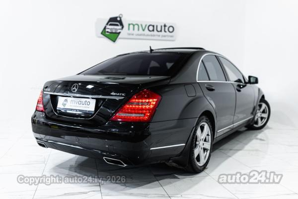 Melns Mercedes-Benz S-Class 2009 Tallina, ar dzinēja tilpumu 4.70 L un nobraukumu 280 tūkst. km par 9990 €, foto 6 vietnē AUTOMOTO.COM.LV