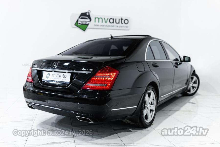 Melns Mercedes-Benz S-Class 2009 Tallina, ar dzinēja tilpumu 4.70 L un nobraukumu 280 tūkst. km par 9990 €, foto 7 vietnē AUTOMOTO.COM.LV