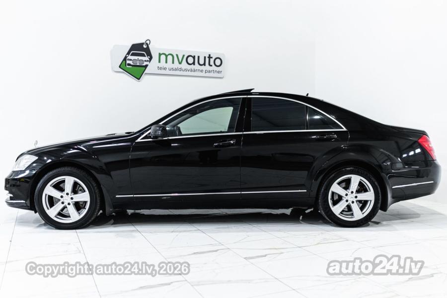 Melns Mercedes-Benz S-Class 2009 Tallina, ar dzinēja tilpumu 4.70 L un nobraukumu 280 tūkst. km par 9990 €, foto 11 vietnē AUTOMOTO.COM.LV