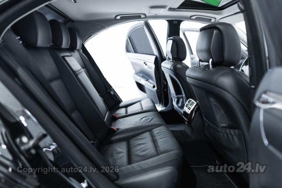 Melns Mercedes-Benz S-Class 2009 Tallina, ar dzinēja tilpumu 4.70 L un nobraukumu 280 tūkst. km par 9990 €, foto 19 vietnē AUTOMOTO.COM.LV