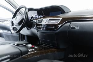 Melns Mercedes-Benz S-Class 2009 Tallina, ar dzinēja tilpumu 4.70 L un nobraukumu 280 tūkst. km par 9990 €, foto 22 vietnē AUTOMOTO.COM.LV