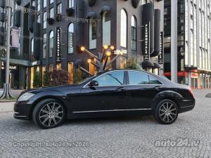 Black Mercedes-Benz S-Class 2009 in Tallinn, with an engine capacity of 5.50 L and mileage of 406 thousand km for 11500 €, photo 9 on AUTOMOTO.COM.LV