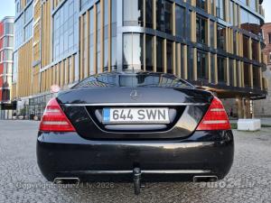 Black Mercedes-Benz S-Class 2009 in Tallinn, with an engine capacity of 5.50 L and mileage of 406 thousand km for 11500 €, photo 11 on AUTOMOTO.COM.LV
