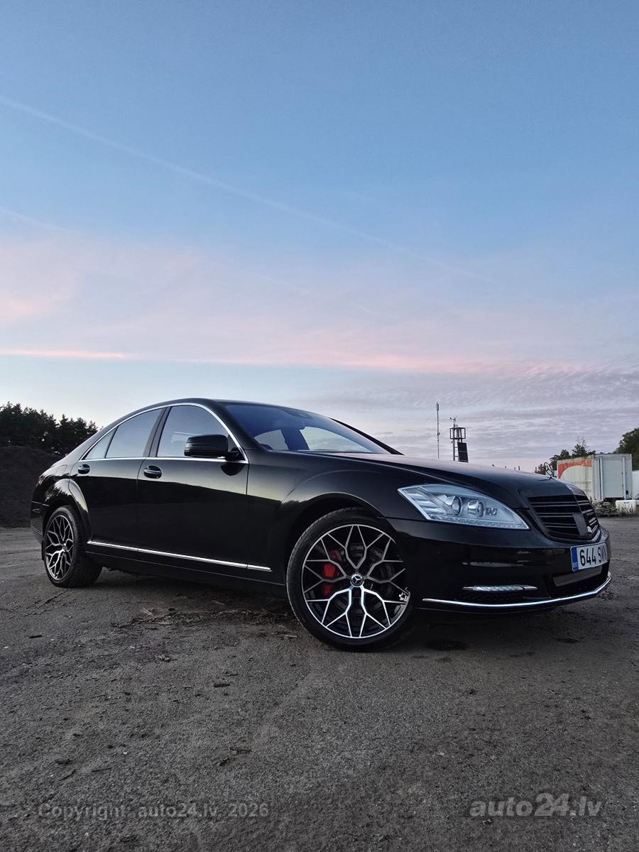 Black Mercedes-Benz S-Class 2009 in Tallinn, with an engine capacity of 5.50 L and mileage of 406 thousand km for 11500 €, photo 17 on AUTOMOTO.COM.LV