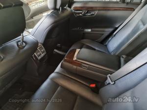 Black Mercedes-Benz S-Class 2009 in Tallinn, with an engine capacity of 5.50 L and mileage of 406 thousand km for 11500 €, photo 14 on AUTOMOTO.COM.LV
