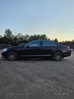 Black Mercedes-Benz S-Class 2009 in Tallinn, with an engine capacity of 5.50 L and mileage of 406 thousand km for 11500 €, photo 23 on AUTOMOTO.COM.LV