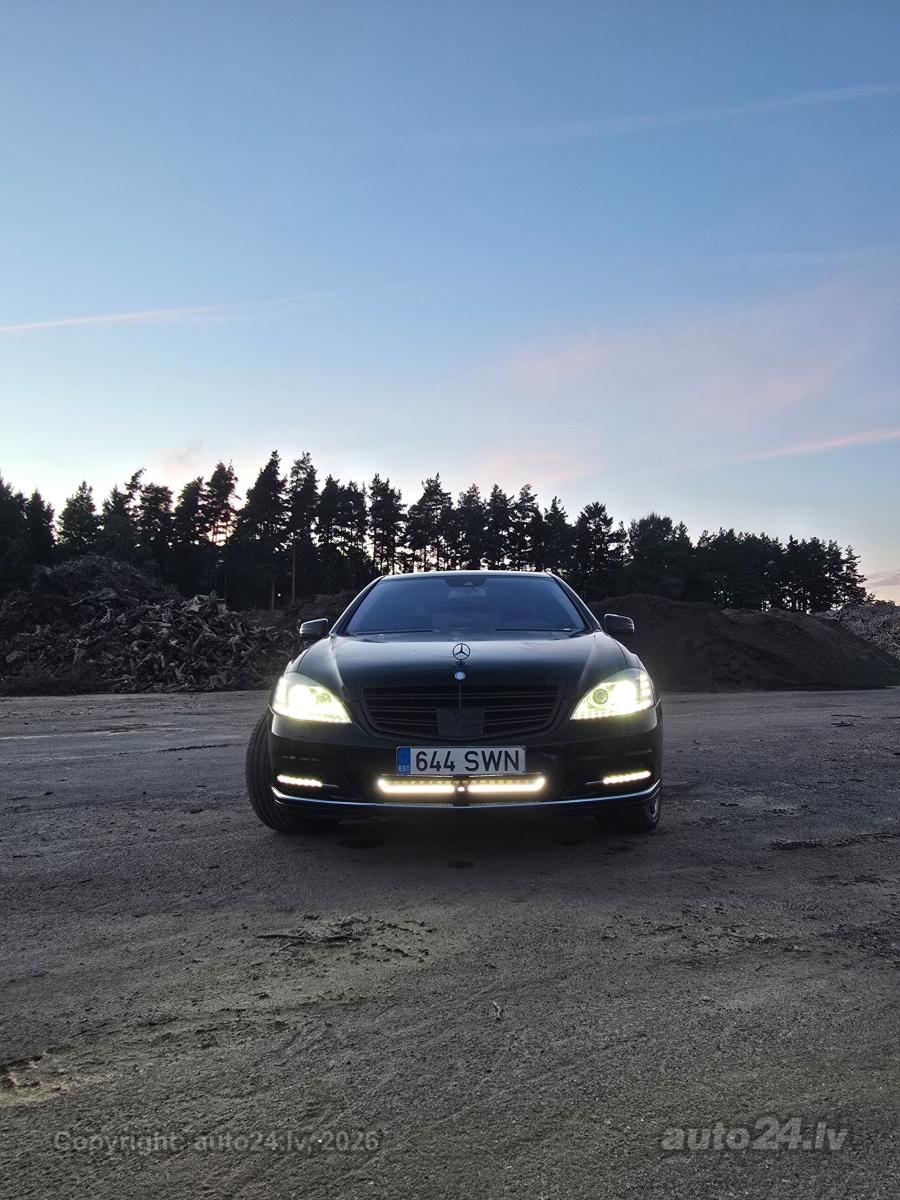 Black Mercedes-Benz S-Class 2009 in Tallinn, with an engine capacity of 5.50 L and mileage of 406 thousand km for 11500 €, photo 29 on AUTOMOTO.COM.LV