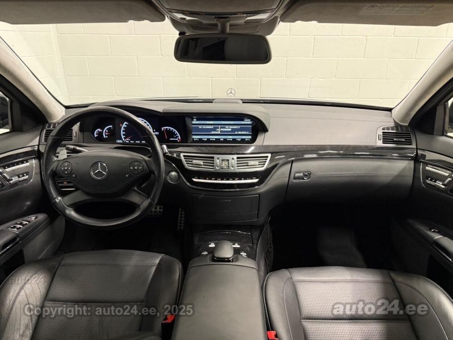 Melns Mercedes-Benz S-Class 2010 Tallina, ar dzinēja tilpumu 6.20 L un nobraukumu 158 tūkst. km par 21995 €, foto 29 vietnē AUTOMOTO.COM.LV
