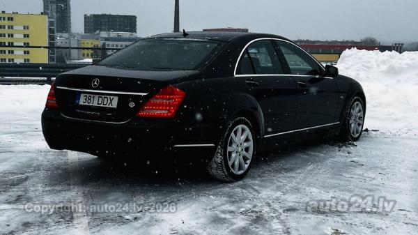 Melns Mercedes-Benz S-Class 2010 Tallina, ar dzinēja tilpumu 3.00 L un nobraukumu 244 tūkst. km par 14999 €, foto 2 vietnē AUTOMOTO.COM.LV