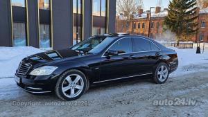 Black Mercedes-Benz S-Class 2010 in Tallinn, with an engine capacity of 3.00 L and mileage of 231 thousand km for 13800 €, photo 2 on AUTOMOTO.COM.LV