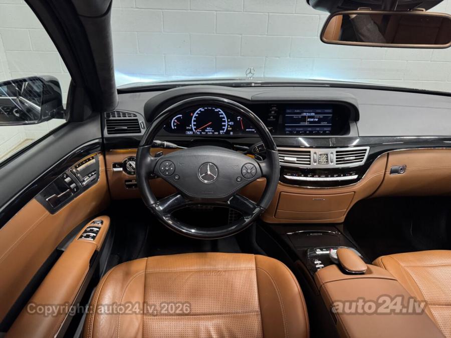 Melns Mercedes-Benz S-Class 2010 Tallina, ar dzinēja tilpumu 5.50 L un nobraukumu 160 tūkst. km par 24995 €, foto 12 vietnē AUTOMOTO.COM.LV