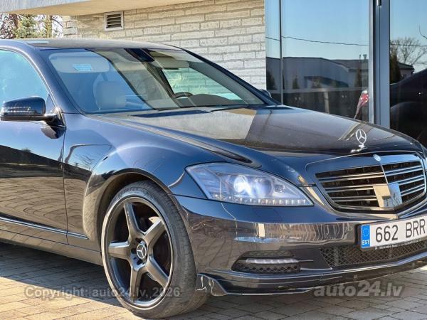 Melns Mercedes-Benz S-Class 2010 Tallina, ar dzinēja tilpumu 3.00 L un nobraukumu 297 tūkst. km par 11000 €, foto 11 vietnē AUTOMOTO.COM.LV