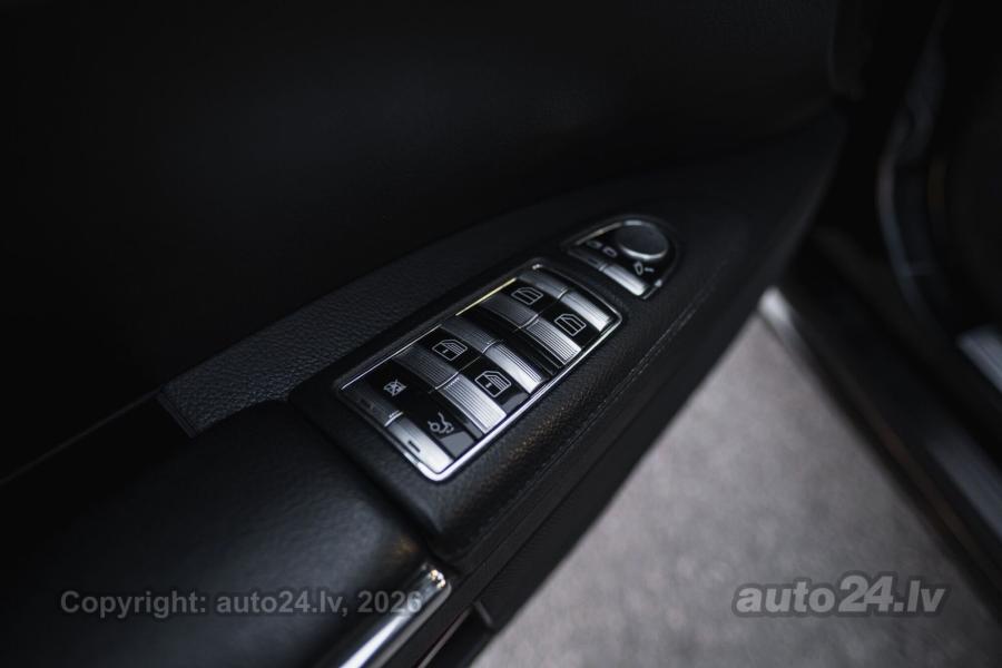 Melns Mercedes-Benz S-Class 2010 Tallina, ar dzinēja tilpumu 3.00 L un nobraukumu 394 tūkst. km par 7770 €, foto 21 vietnē AUTOMOTO.COM.LV